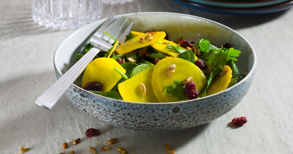 Salat med gule beder - Opskrift fra GoCook